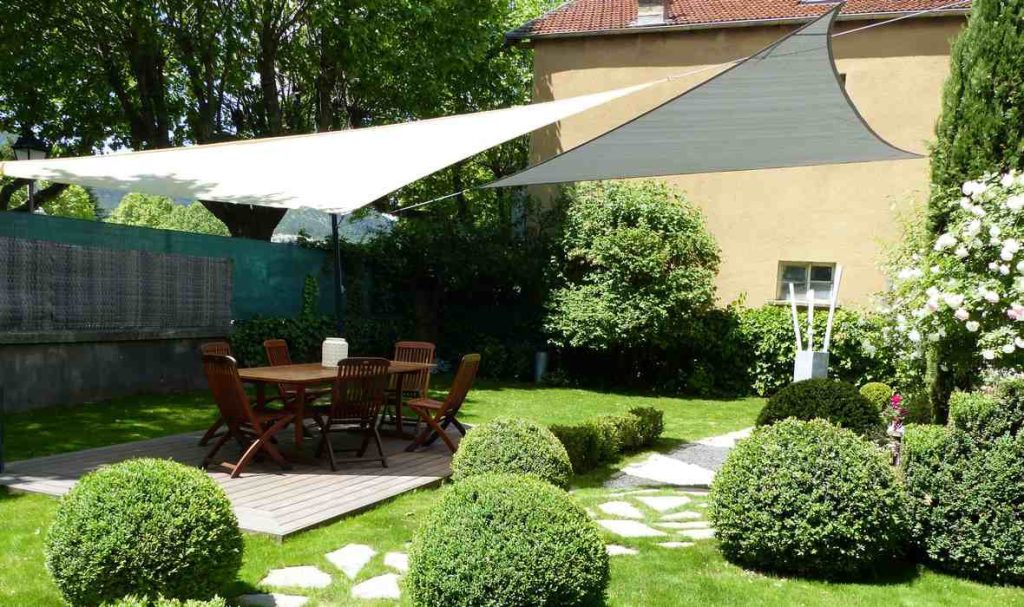 Comment installer une voile, toile d'ombrage triangulaire ? | Espace ...